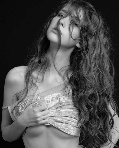 Tatiana Sassoye Erotic Porn Pictures Xxx Photos Sex Images 3651646