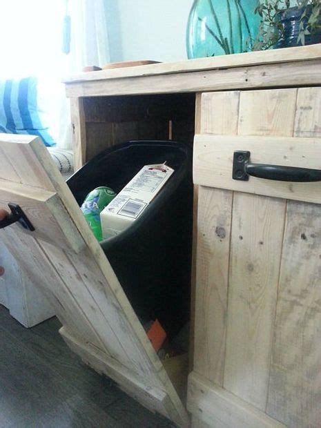 Hide Your Garbage Bin With DIY Recycling Box