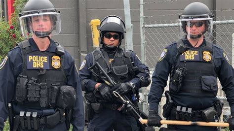 Photos Federal Police Clear Entrance To Ice Facility In Portland