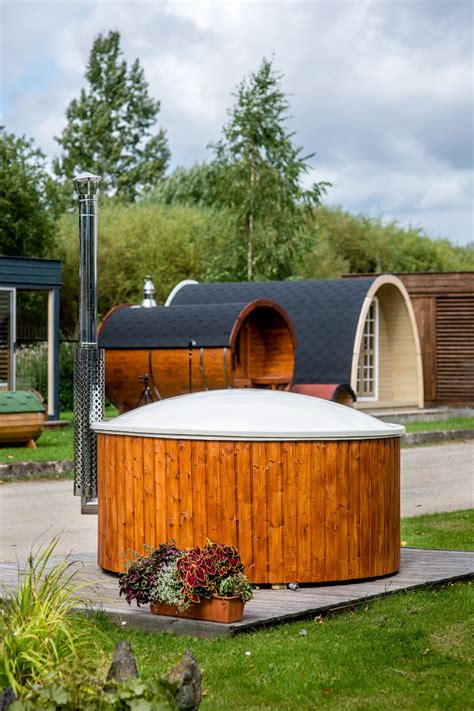 Vat Brand New Luxurious Extra Large Thermo Wood 18m Hot Tub With Air