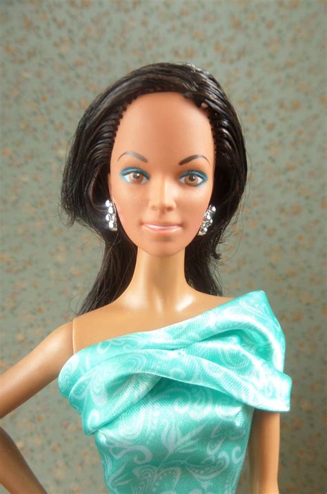 Babe Dress Italian Portrait Italian Barbie Doll 01682 Model Muse