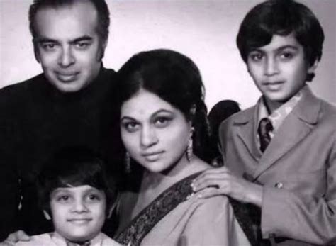 When Nirupa Roy Almost Got Arrested After Her Daughter In Law Accused Her Of Dowry And Black Money