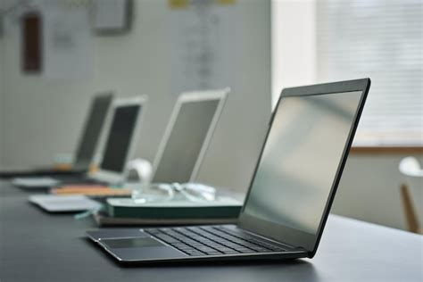 Premium Photo Computers For Studying At Class Premium Photo Computers For Studying At Class