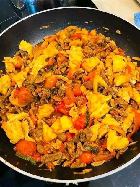 Хоолонд ӨНДӨГТЭЙ ХУУРГА ОРЦ • Үхрийн мах 350 380 гр • Өндөг 5 6 ширхэг • Чинжүү 2 3 ширхэг