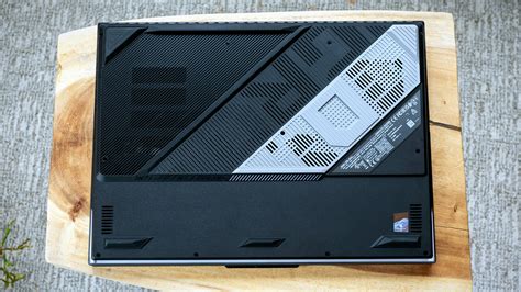 Asus Rog Strix Scar Review Beautiful Screen But Needs Refinement Tom S Hardware
