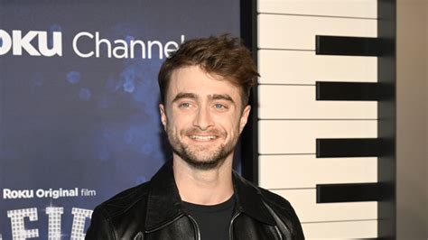 Хари Потър се нацепи показа стегнато тяло и плочки снимки Звезди