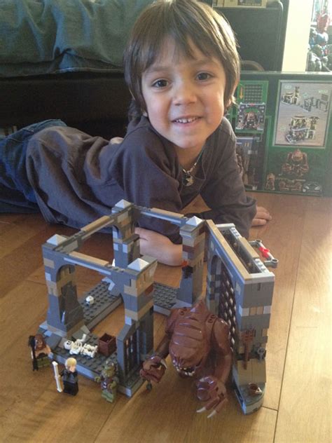 Fully Jointed Play Figures Lego Star Wars Rancor Pit