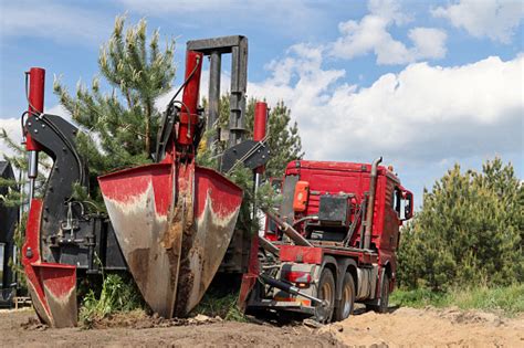 Tree Transplanter Heavy Machine Machine For Transplanting Large Trees Planting Large Spruce