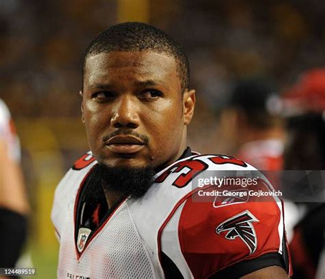 Michael Turner 2011 Photos And Premium High Res Pictures Getty Images