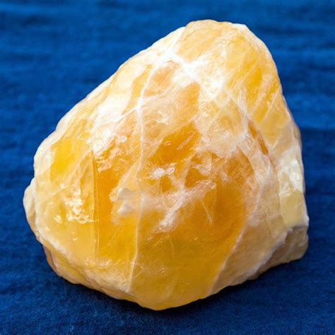 Calcita La Piedra Que Encierra En Sí Misma La Energía Del Sol