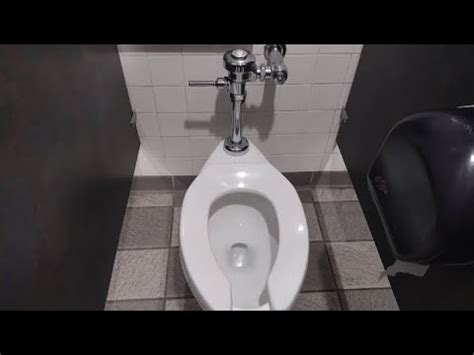 Kohler Highcrest Toilet Flushing Youtube