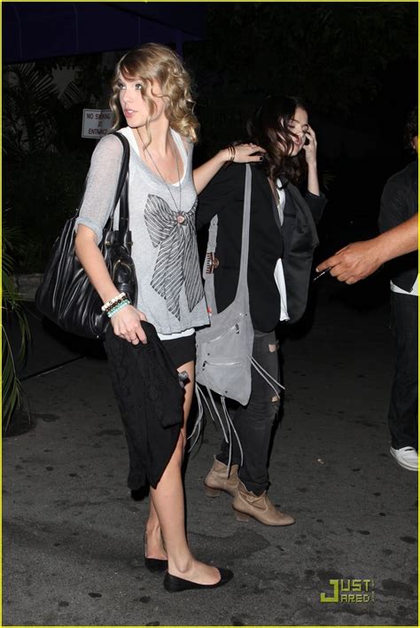 Taylor Swift And Selena Gomez Bowl With Cory And David Photo 363305 Photo Gallery Just Jared Jr