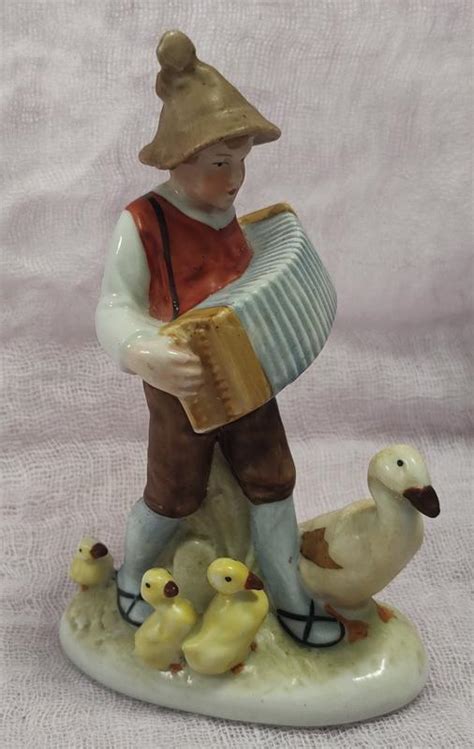 Статуетка хлопчик і качки — ціна 1750 грн у каталозі Статуетки Купити товари для дому та побуту