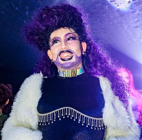 Drag Queen Wedding Crashers Hire A Drag Queen Wedding Crasher For