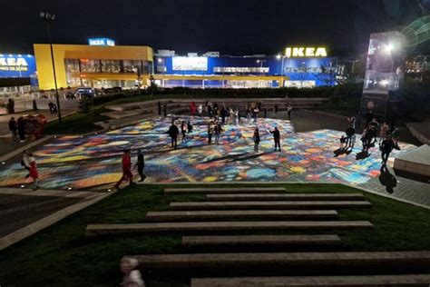 Светлинно шоу вдъхна живот на центъра на София Видео галерия