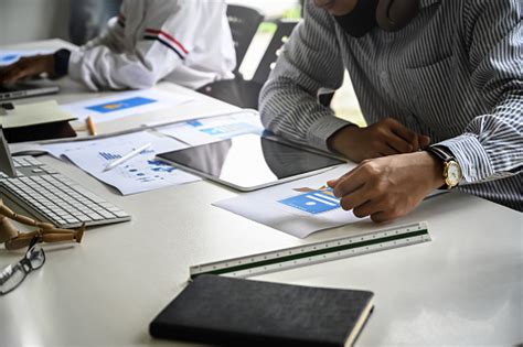 Desainer Web Tim Pengembangan Ux Ui Sketsa Proses Aplikasi Prototipe Wireframe Konsep Pengalaman