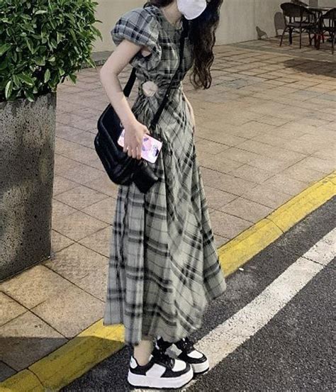 슬림 허리 트임 포인트 셔링 A라인 퍼프 소매 반팔 언발 체크 롱스커트 플레어 맥시원피스 봄 여름 데이트 휴양지 캐주얼 치마