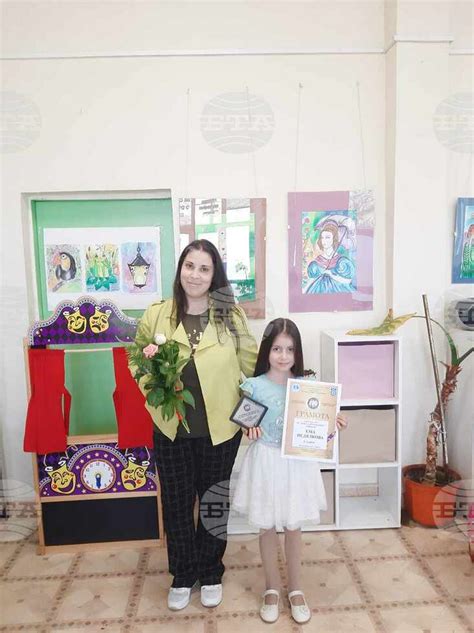 Нови успехи постигнаха възпитаниците на Школата по изобразително изкуство към Центъра за работа