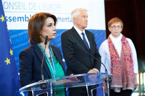 სამხატვრო აკადემიის რექტორის გია გუგუშვილისა და ქეთი მატაბელის გამოფენა თბილისის სახელმწიფო