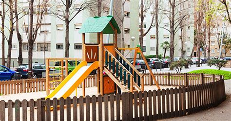 3살 여아 아파트 5층서 추락 초등학생이 구했다