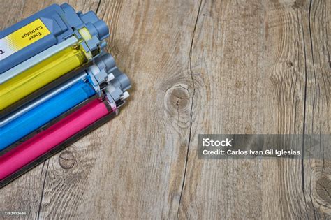 컬러 레이저 프린터용 마젠타 옐로우 및 시안 토너 카트리지 0명에 대한 스톡 사진 및 기타 이미지 0명 3가지 개체 Cmyk Istock