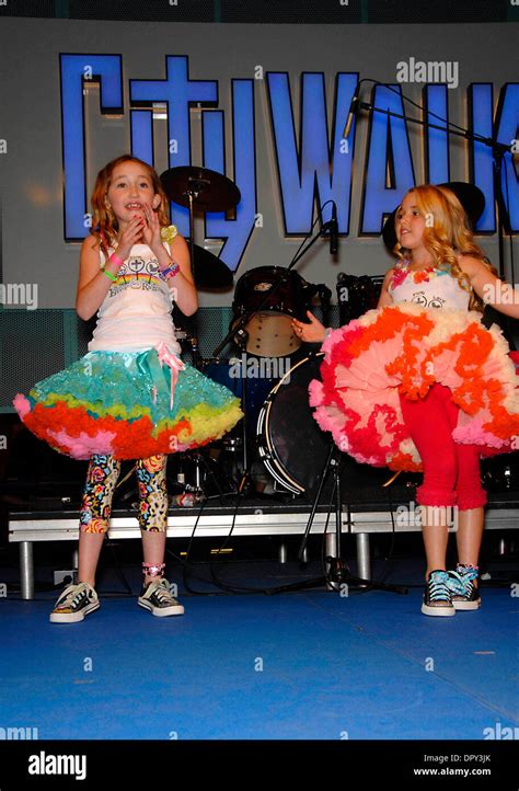 Emily Grace Reaves And Noah Cyrus