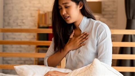 নারীরা হৃদরোগে আক্রান্ত কি না বুঝবেন ৫ লক্ষণে