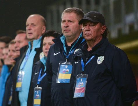 Borut Jarc Ni Več Selektor ženske Nogometne Reprezentance Obtožbe Igralk še Naprej Zavrača