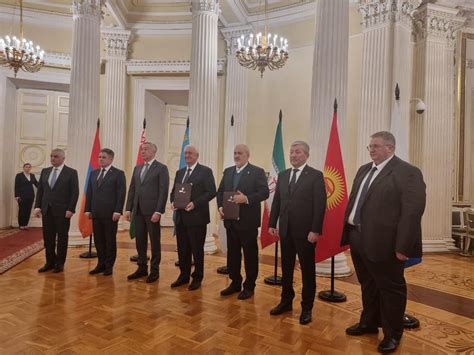 امضای موافقت‌نامه تجارت آزاد ایران با اوراسیا بعد از سه سال عکس