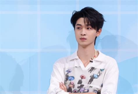 Qin Xiaoxian Seemingly Dropped From Hello Saturday As He S Edited Out Of The Show Dramapanda