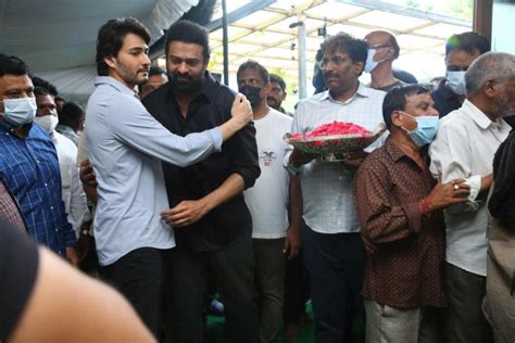 Pics Celebrities Pay Last Respects To Krishnam Raju Telugu Cinema