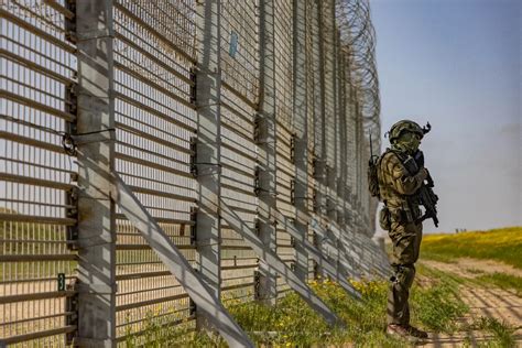 Продолжаются израильские удары по Сектору Газа Сирии и Ливану