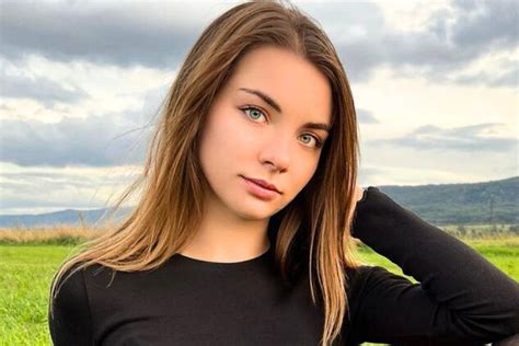 Christin Black Wiki Bio Age Height Net Worth Figure Size Bra Size Biography