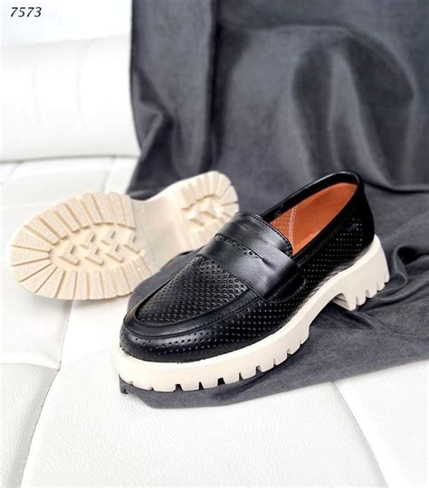 Кожаные лоферы с перфорацией из натуральной кожи кожаные лоферы с