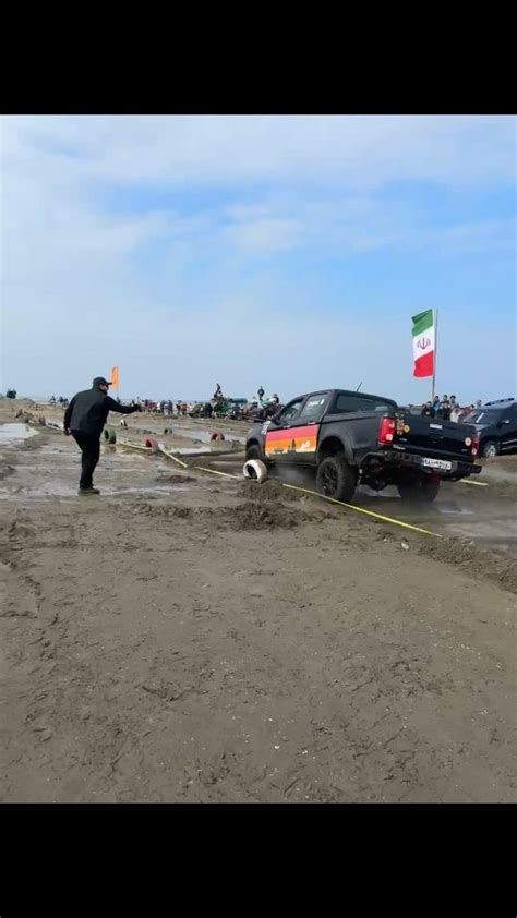 چقدر بچه ها گفتن این یه تیکه چوب هارو آروم برو ولی اصلا ارزش نداشت آروم