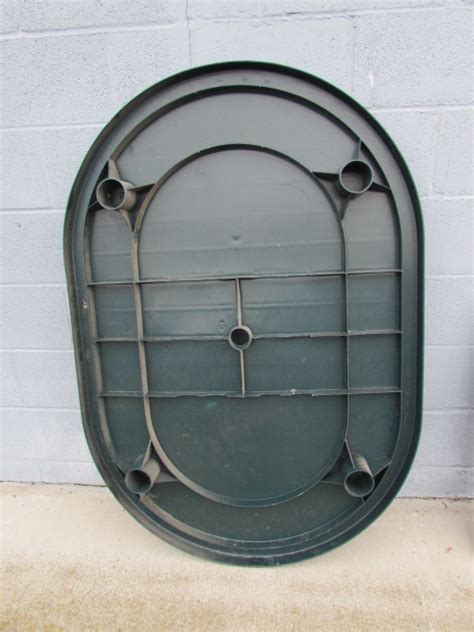 Lot Detail PLASTIC PATIO TABLE