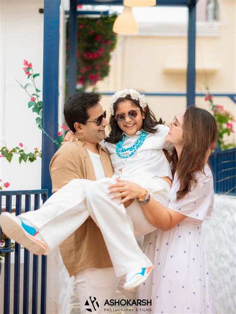 விஜயகுமார் வீட்டுல விசேஷம் ஃபோட்டோஸ் செம சூப்பரா இருக்கேப்பா என்ன தெரியுமா Tamil Senior