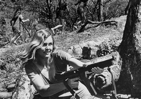 Roberta Collins Čsfd Cz