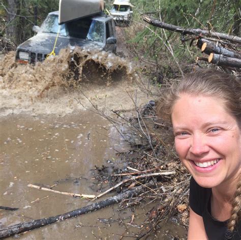 Gridlessness Girls In Jeeps In Mud Check Out The Facebook
