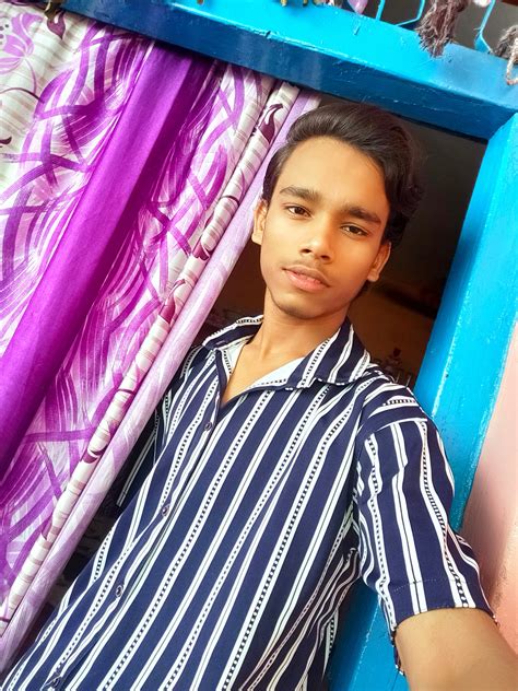 Tushar Maheshwari Medium