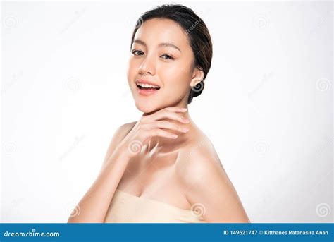 Mujer Asi Tica Joven Hermosa Con La Piel Fresca Limpia Imagen De