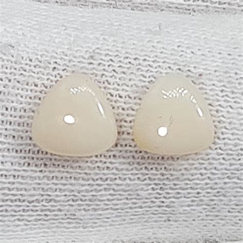 Белые кораллы 1.80ct пара купить в интернет-магазине в СПб
