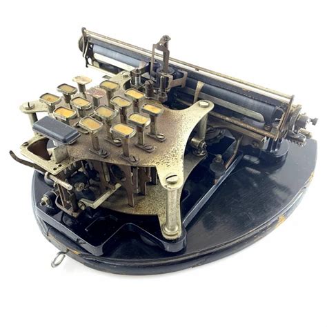 Keebin With Kristina The One With The Typewriter Orchestra Hackaday