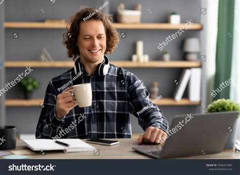 Empolyee 418개가 넘는 로열티 프리 라이선스 대상 스톡 사진 Shutterstock