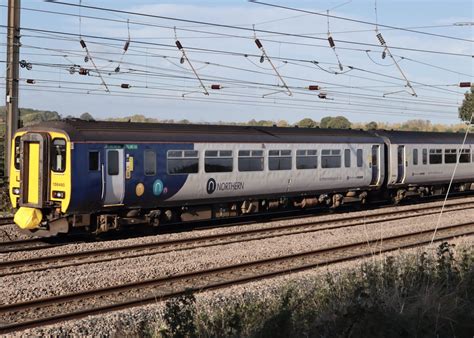 Class 156 Ecs Move Down The East Coast Main Line Ruktrains
