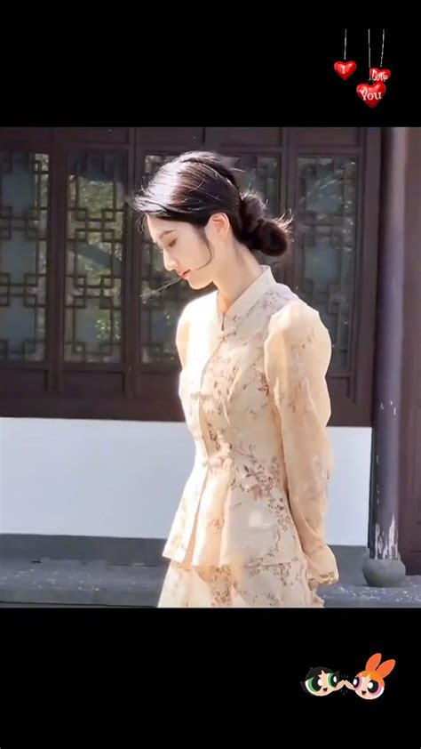Li Li Hua 체크무늬 머플러 코디법 모음입니다🥰 예쁘게 스타일링 하시고 즐거운 연말연시 되어요🫶 머플러