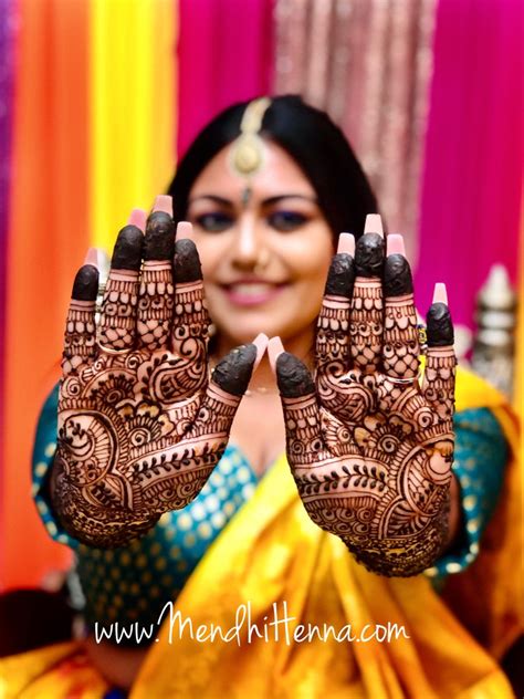 Pin By Tanmoy Dutta On Mehendi Mehendi Photoshoot Mehandi Poses Photography Bride