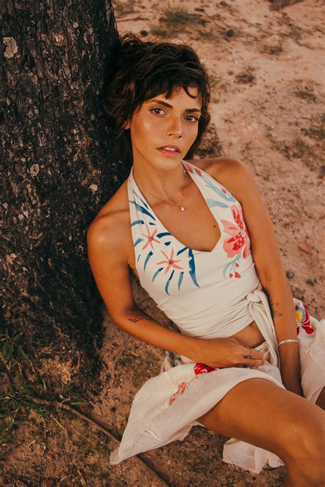 Débora Freitas On Behance