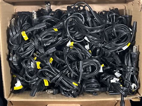 Harris Multi Mode Mobile Radios 74 W Charging Bases And Assorted