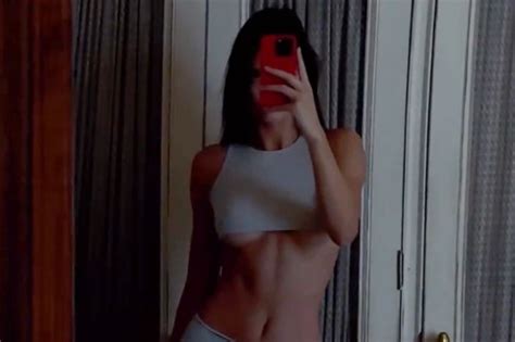 Kendall Jenner Shows Some Skin In A Tiny Crop Top Flipboard
